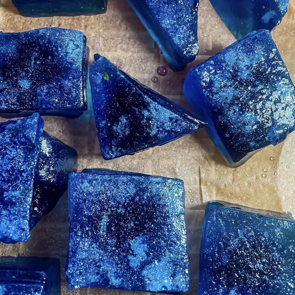 Sour blue raspberry – Crystallia_co